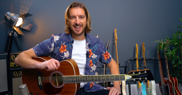 Day 1 - Absolute beginners lesson and first song | Andy Guitar
